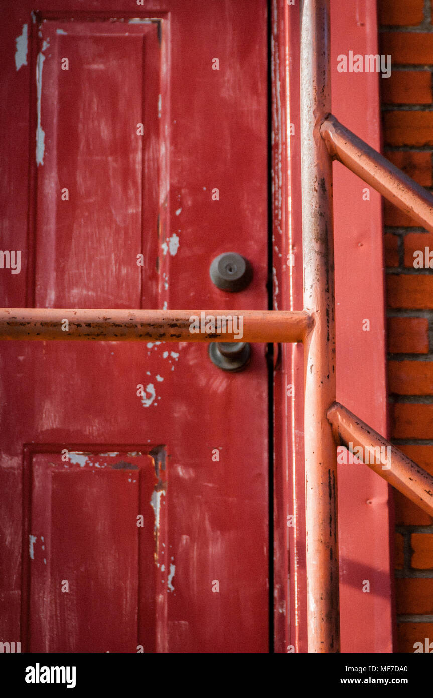 Old red door hi-res stock photography and images - Alamy