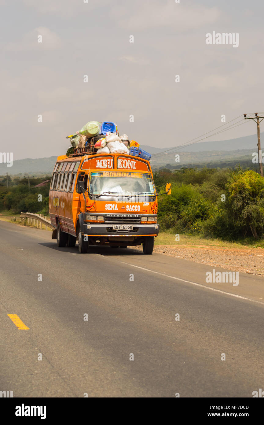 Nairobi,Kenya,Afrique-06/01/2018.Colorful bus of several motifs in ...