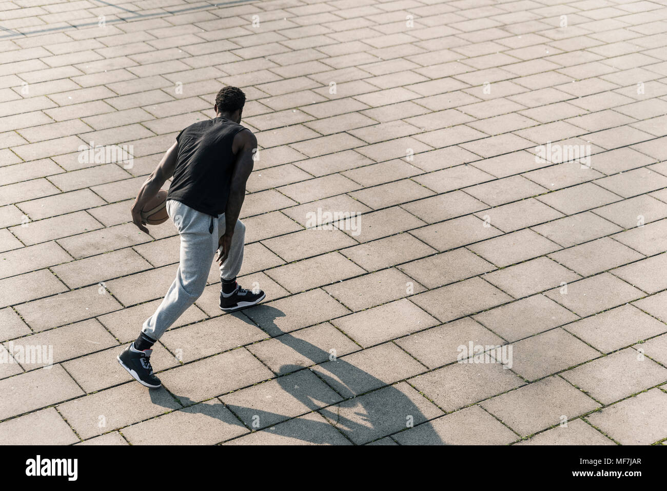 On a square hi-res stock photography and images - Alamy