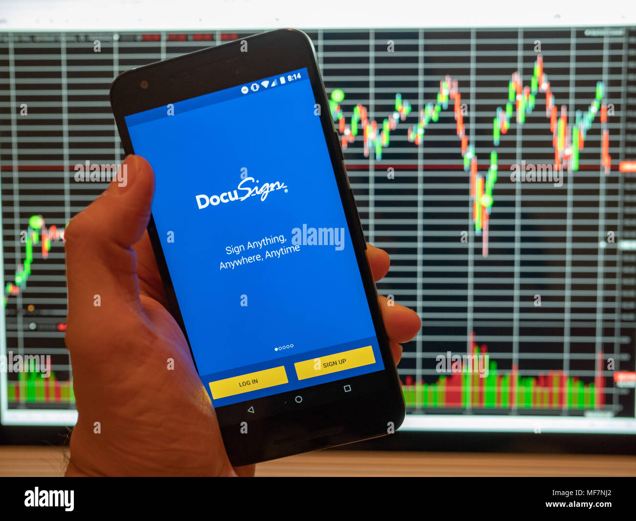 Docusign hi-res stock photography and images - Alamy