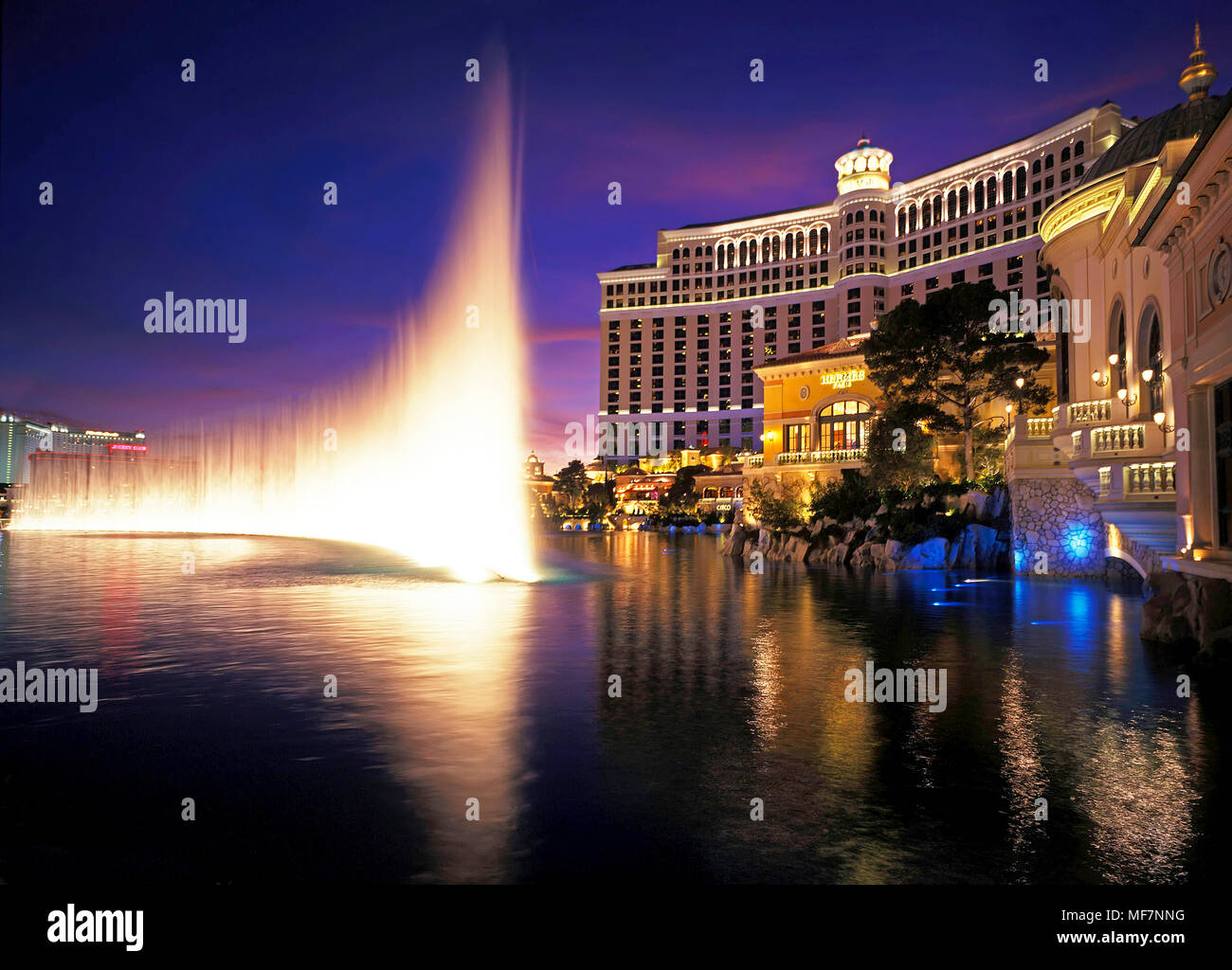 Bellagio resort fountain hi-res stock photography and images - Alamy