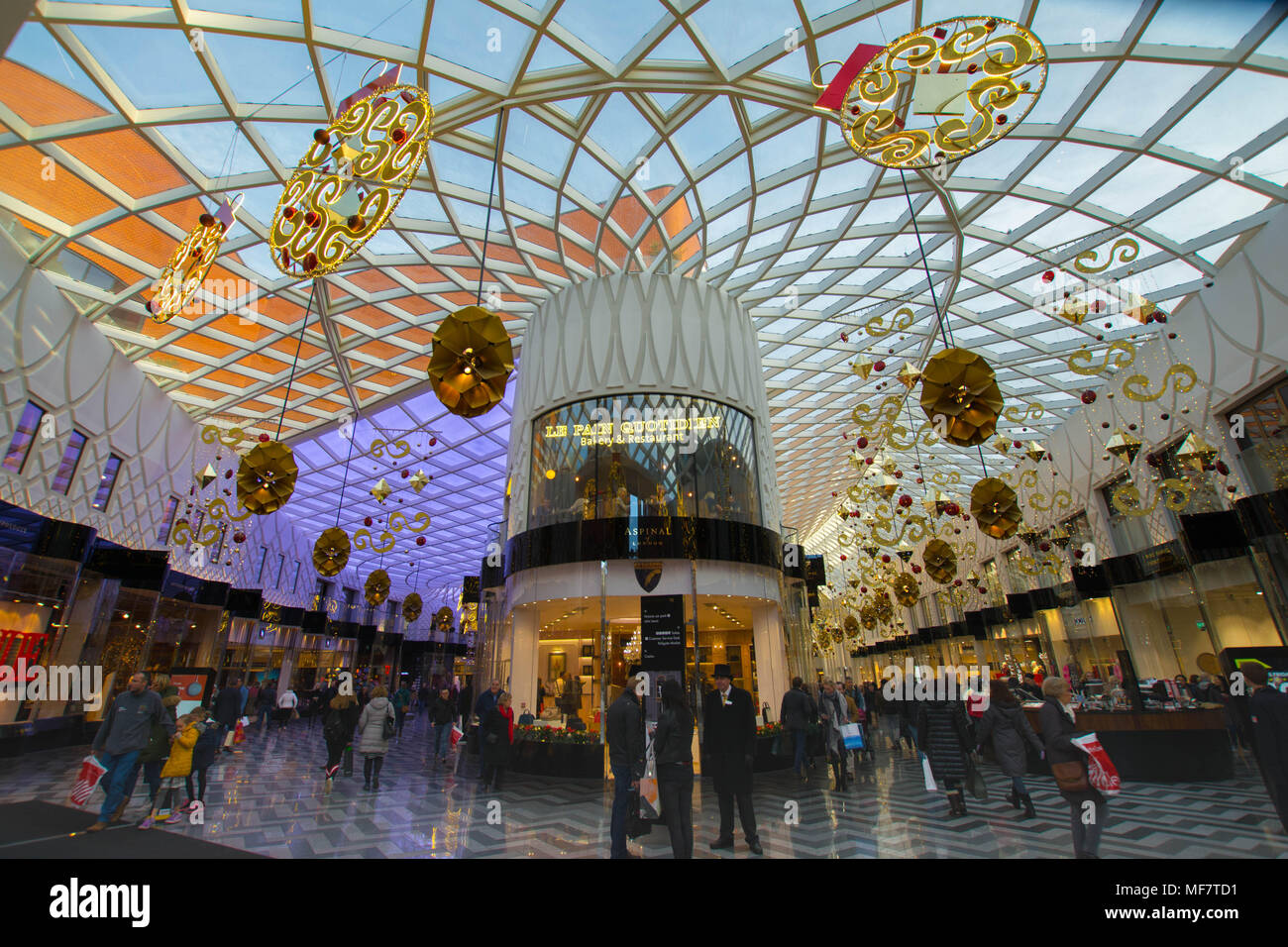 Victoria gate shopping mall hi-res stock photography and images - Alamy