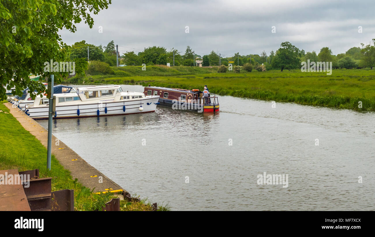 Ely, Cambridgeshire, England - May 29, 2016: Boats of differing types ...