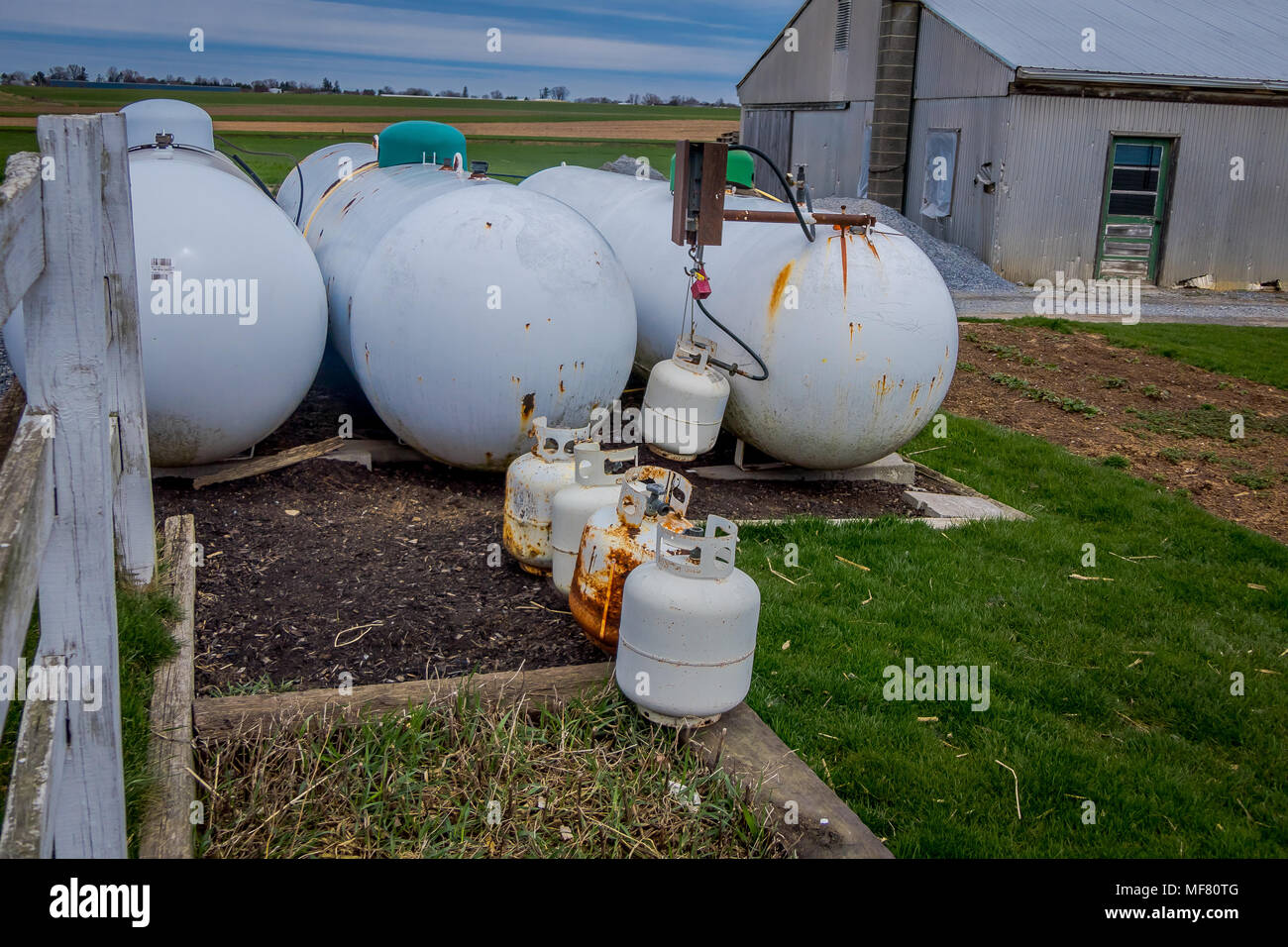 Rusty propane tank hi-res stock photography and images - Alamy