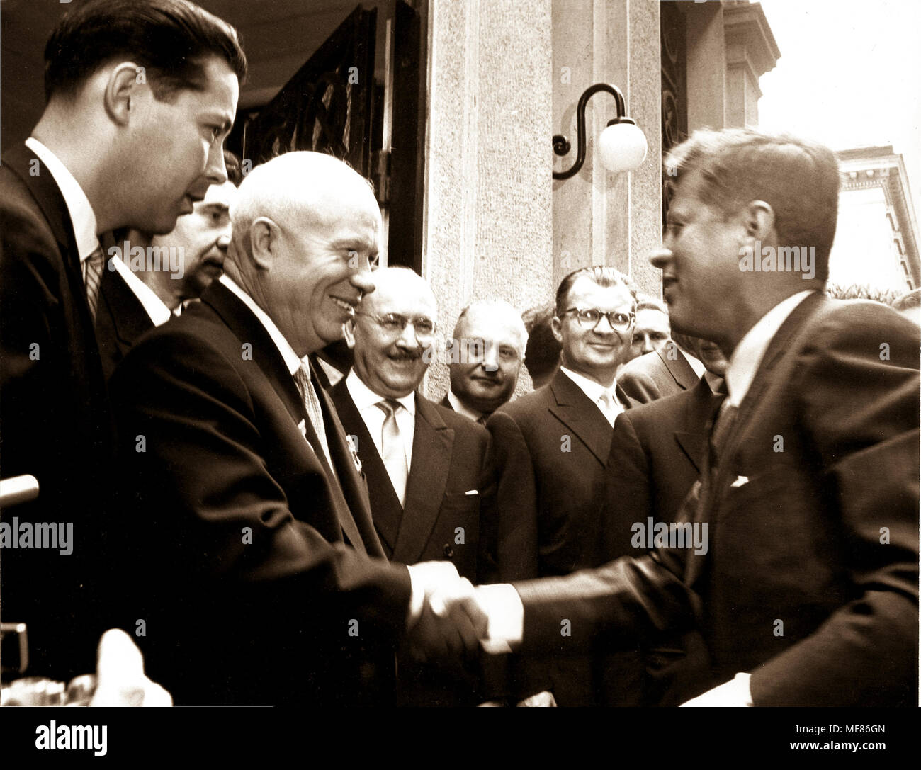 Kennedy khrushchev vienna hi-res stock photography and images - Alamy