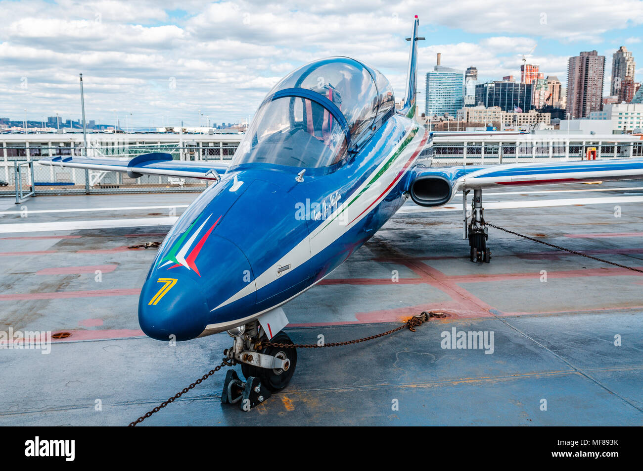 Intrepid museum, aircraft, jets Stock Photo - Alamy
