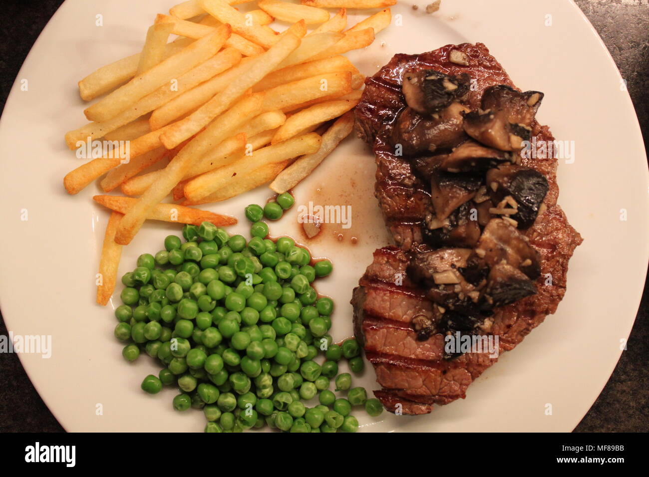 Steak and chips hi-res stock photography and images - Alamy