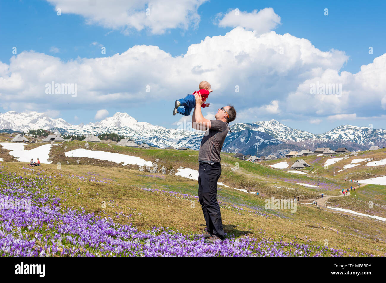 Dad throwing daughter in air hi-res stock photography and images - Alamy
