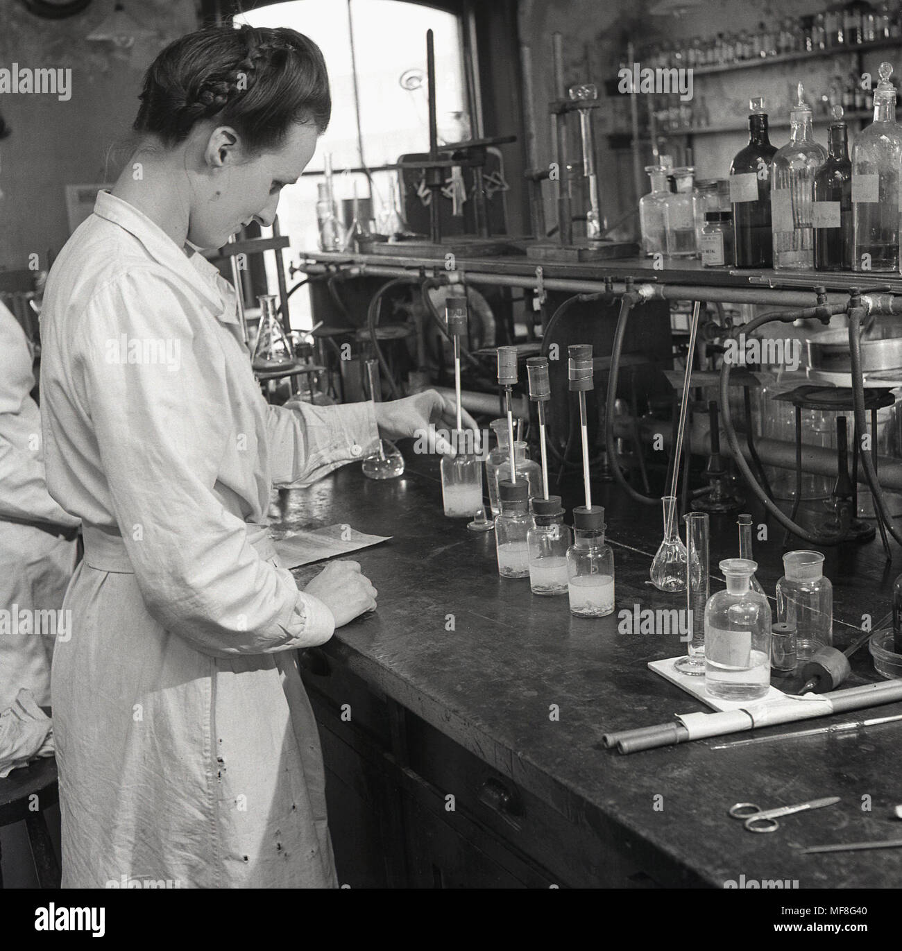 1950s research lab hi-res stock photography and images - Alamy