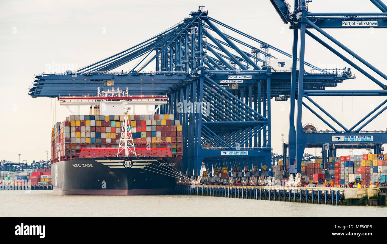 Container ship dock uk hi-res stock photography and images - Alamy