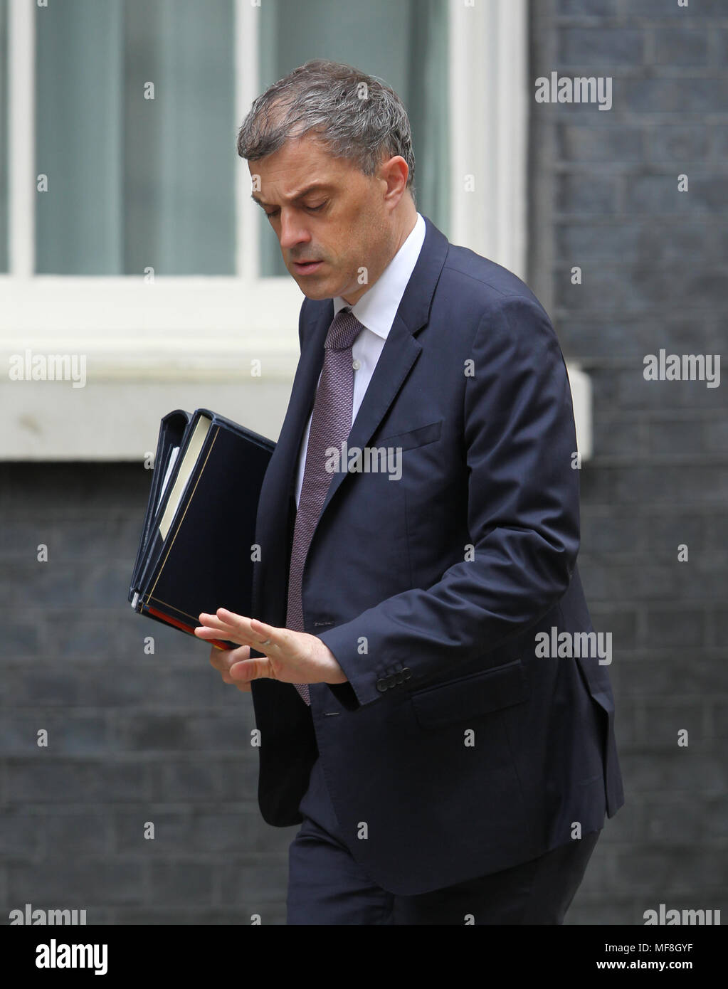 Cabinet meeting 10 downing street hi-res stock photography and images ...