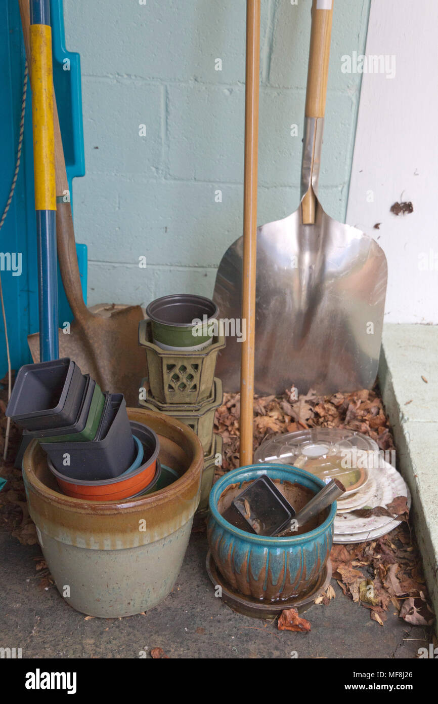 Spring yardwork hi-res stock photography and images - Alamy