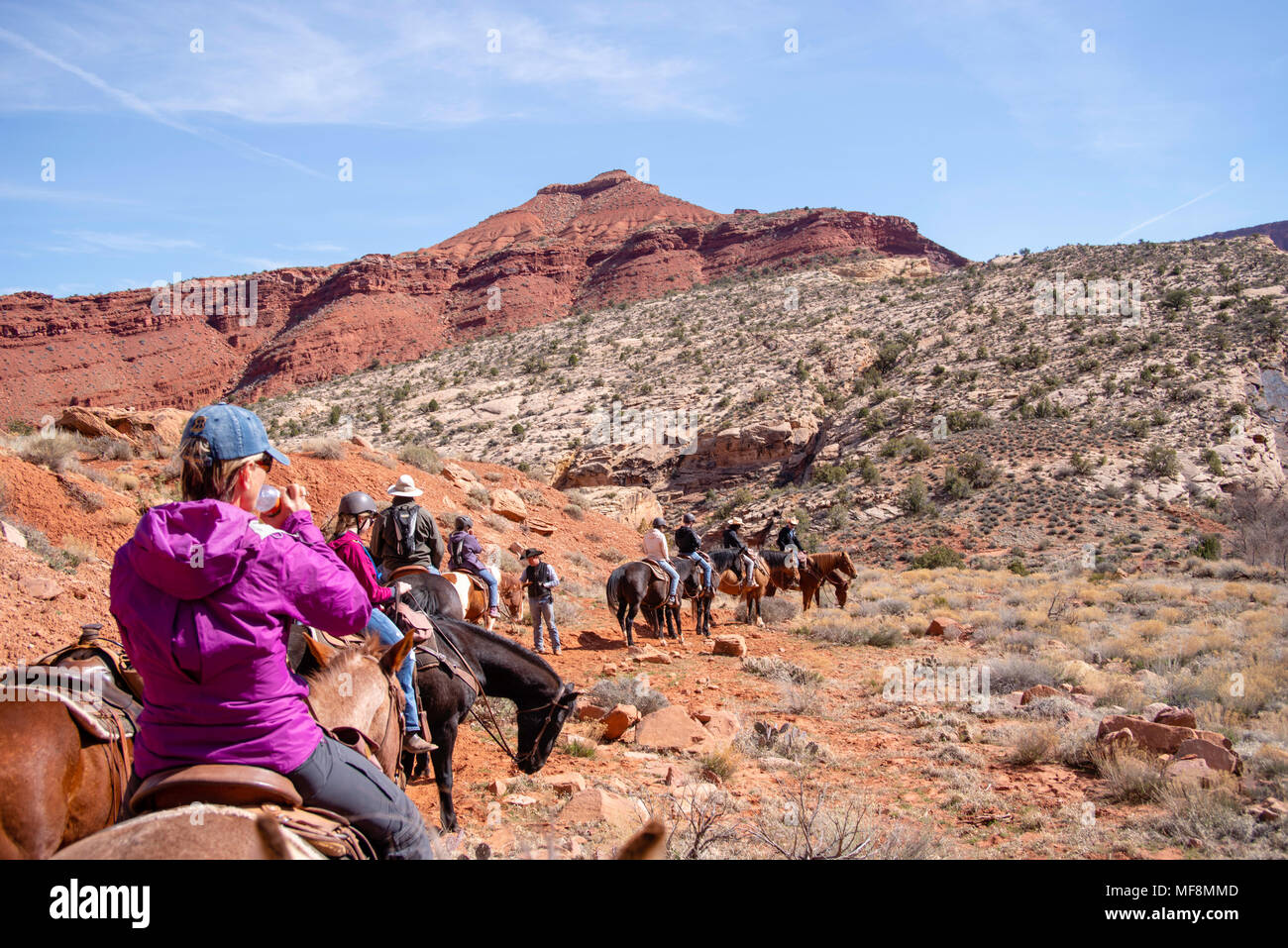 Red cliffs lodge hi-res stock photography and images - Alamy