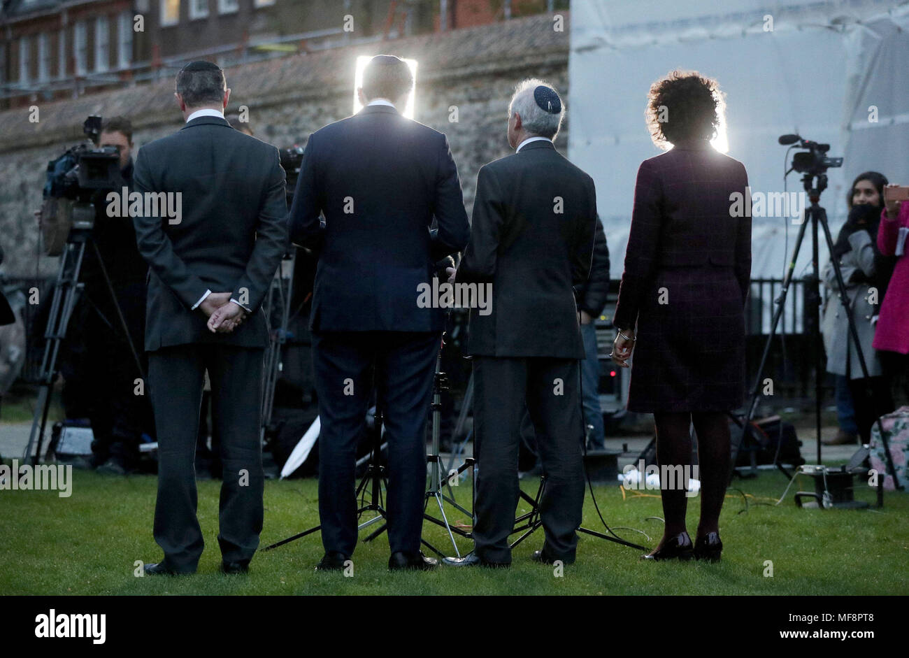 Board meeting on the left hi-res stock photography and images - Alamy