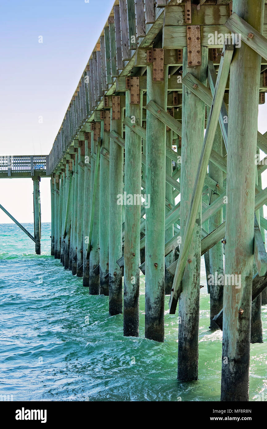 Pier foundations hi-res stock photography and images - Alamy