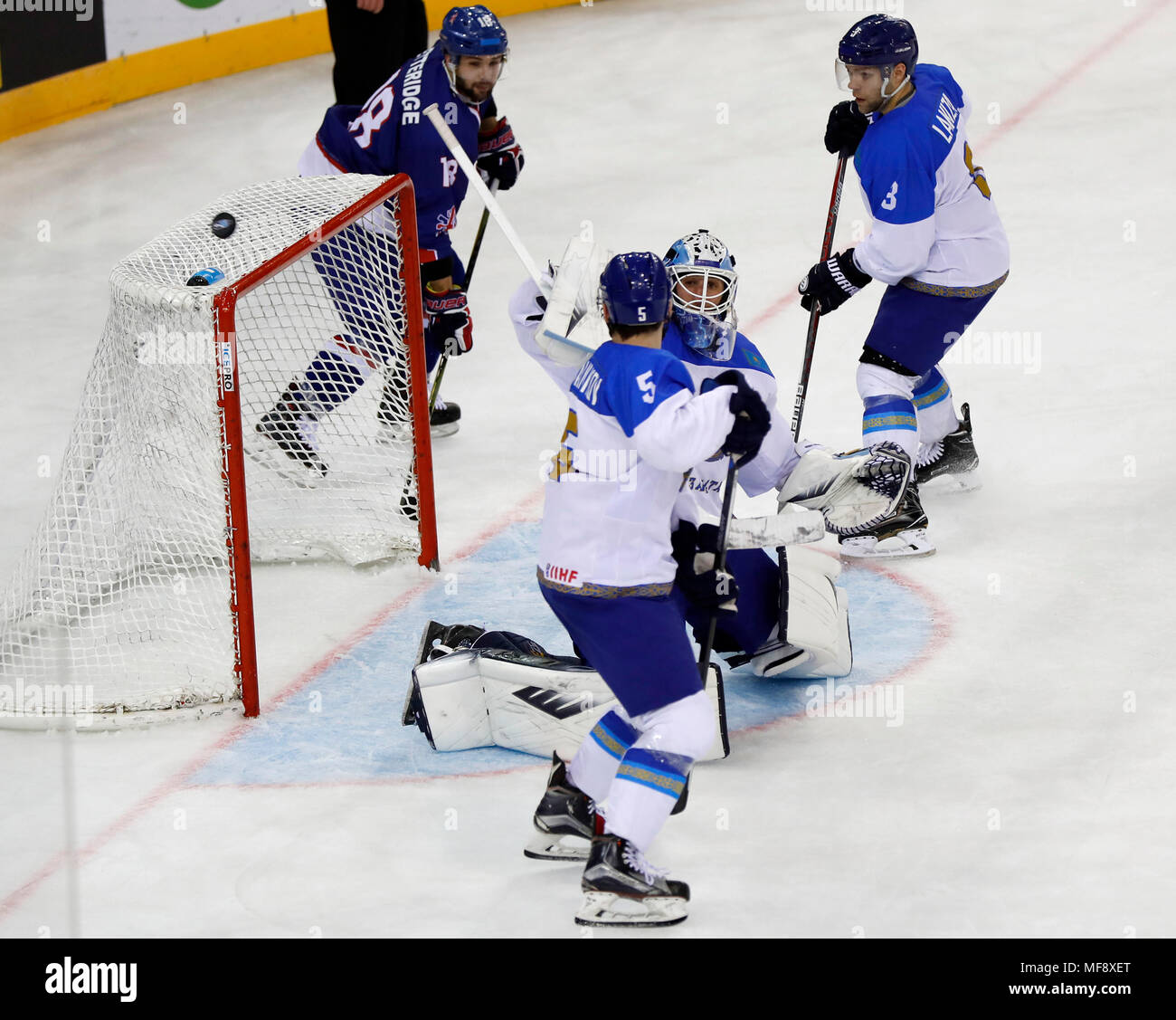 Oliver puck hi-res stock photography and images - Alamy