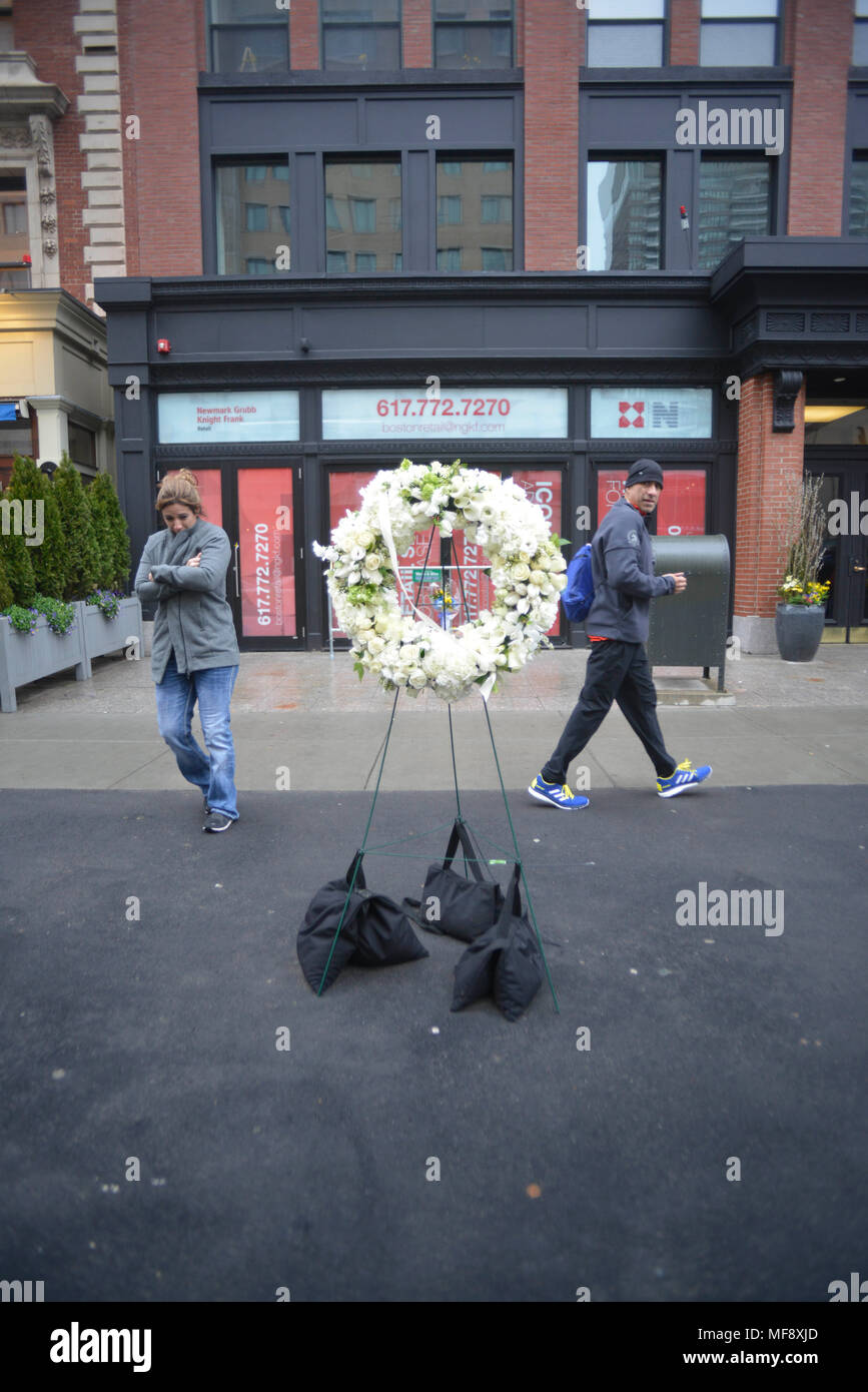 Boston, Massachusetts, USA. 15th Apr, 2018. Boston Marathon memorial ...