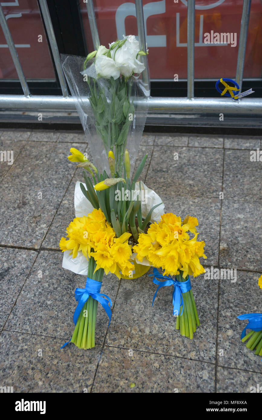 Boston, Massachusetts, USA. 15th Apr, 2018. Boston Marathon memorial ...
