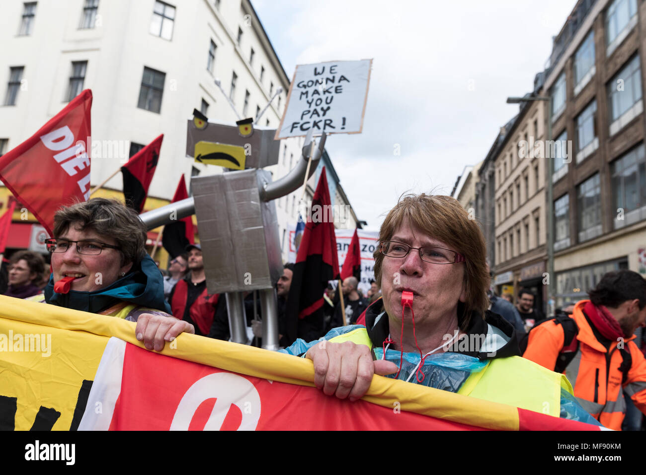 Wor flags hi-res stock photography and images - Alamy