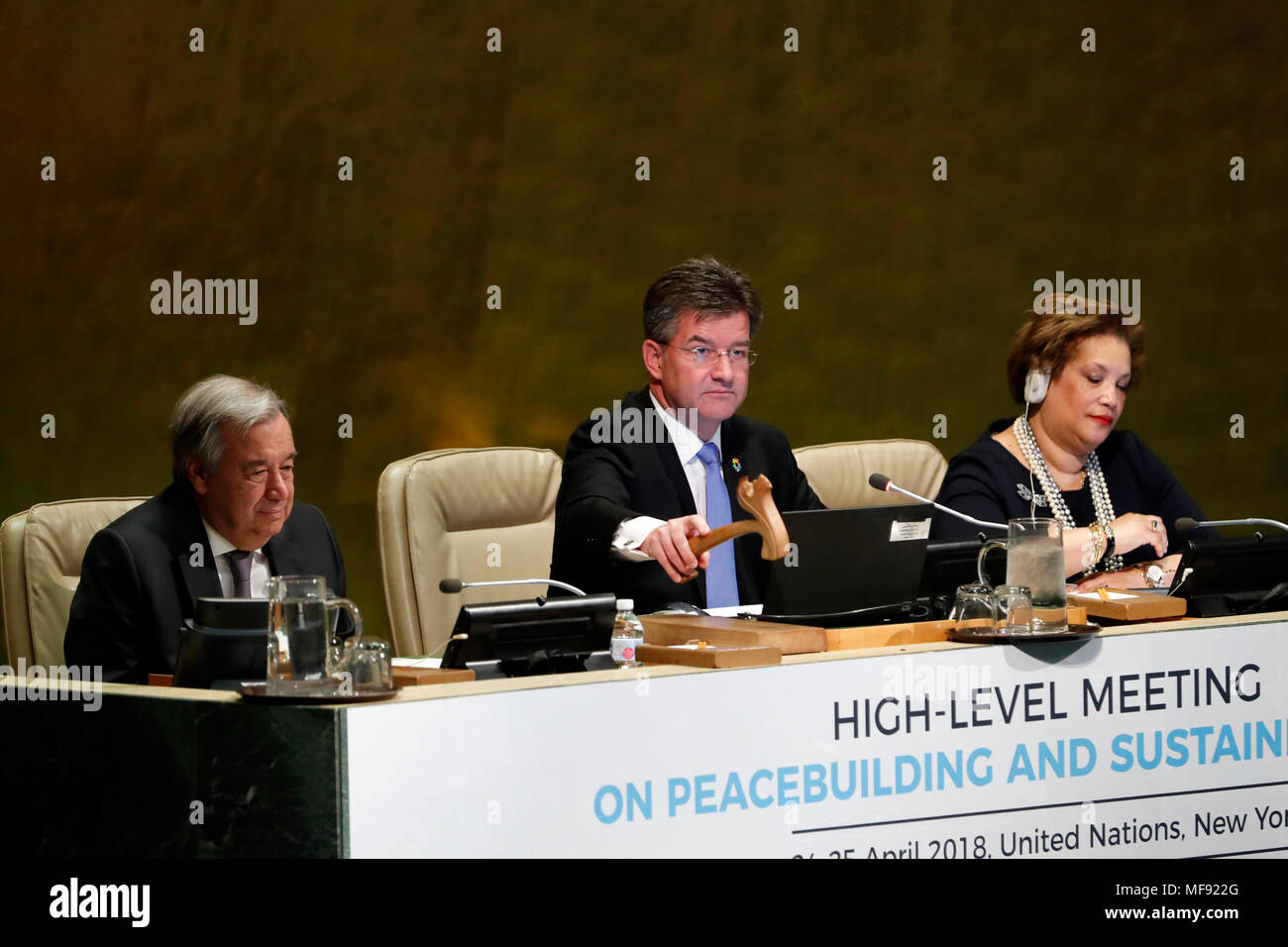 Gavels hi-res stock photography and images - Alamy