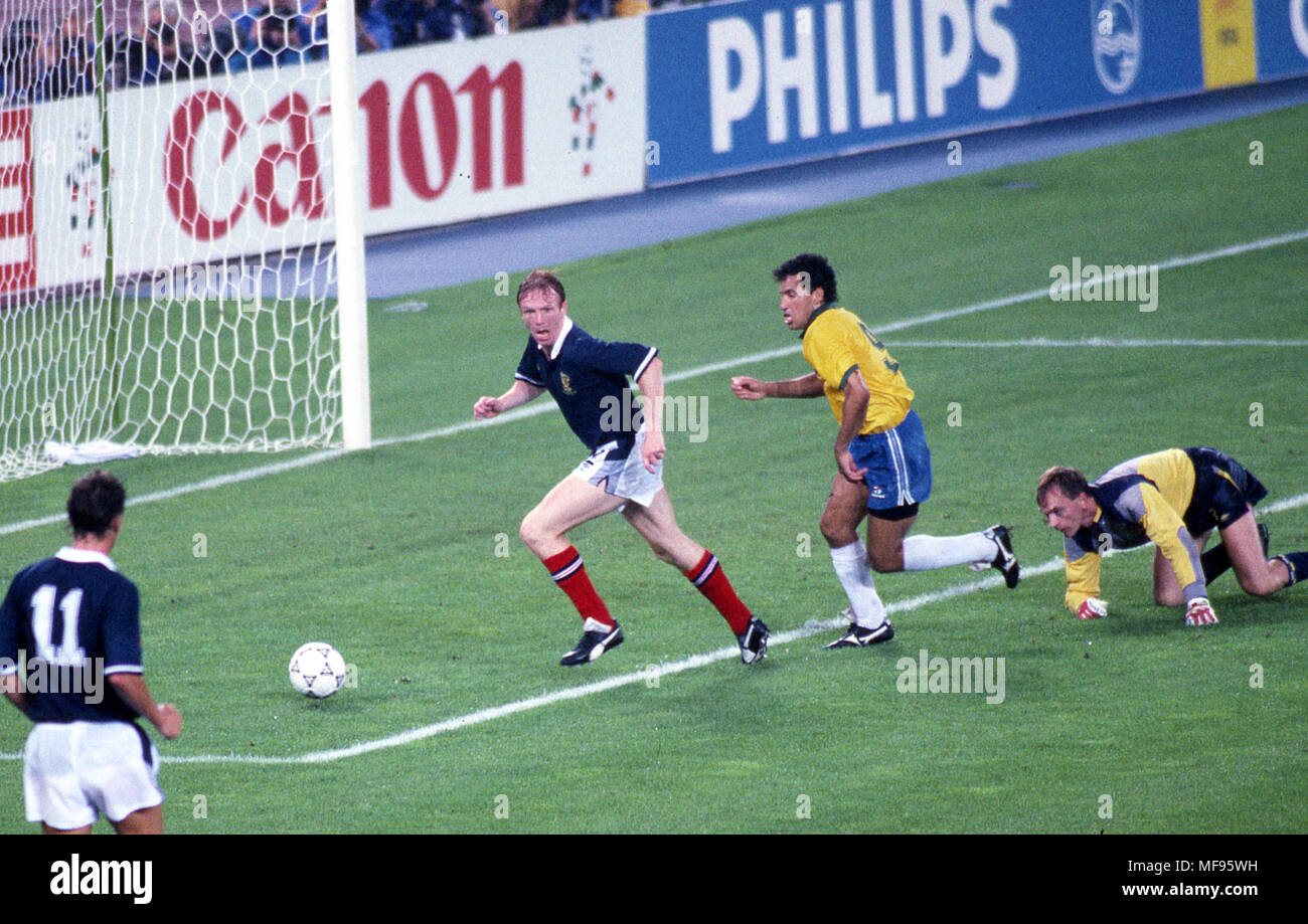World cup 1990 scotland hi-res stock photography and images - Alamy