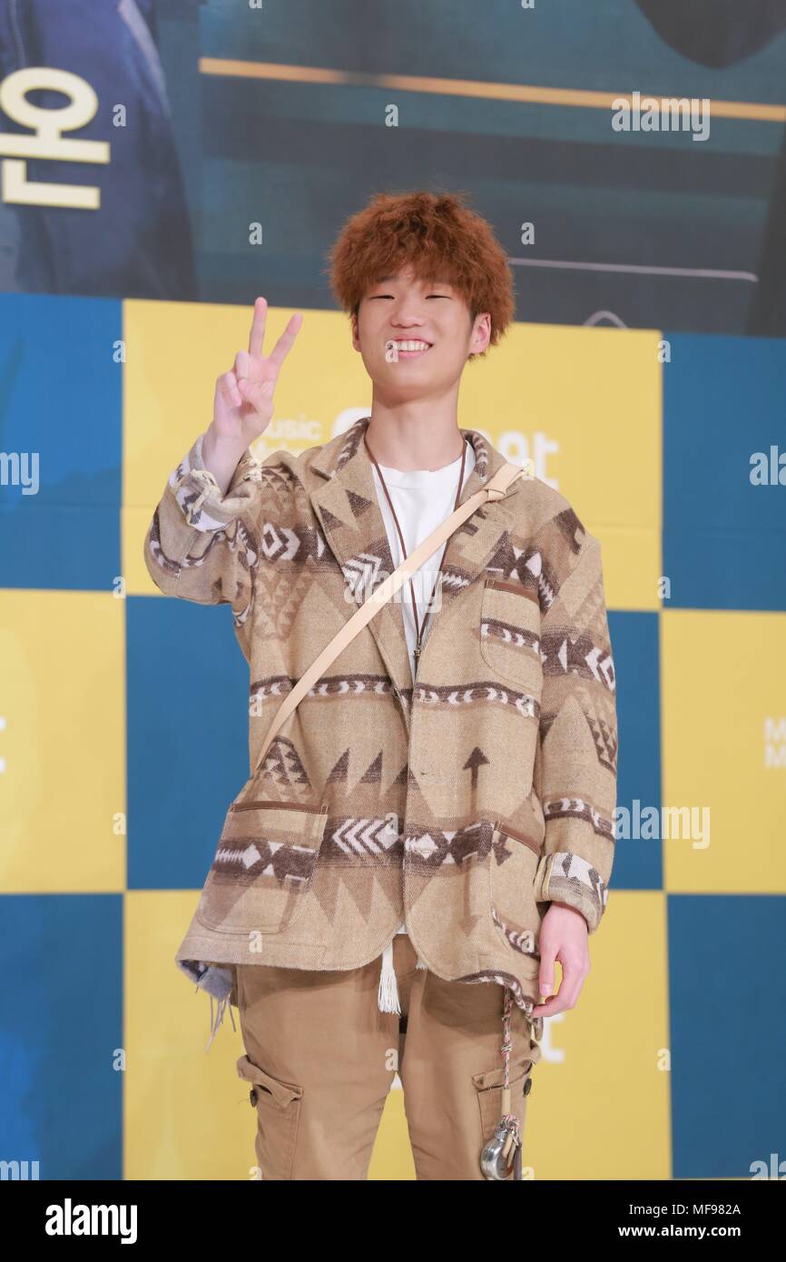 School rapper 2 hi-res stock photography and images - Alamy