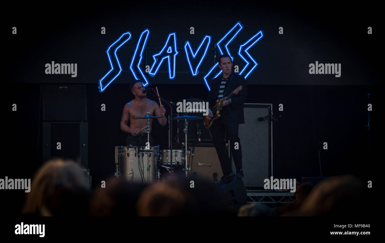 Uk band slaves hi-res stock photography and images - Alamy