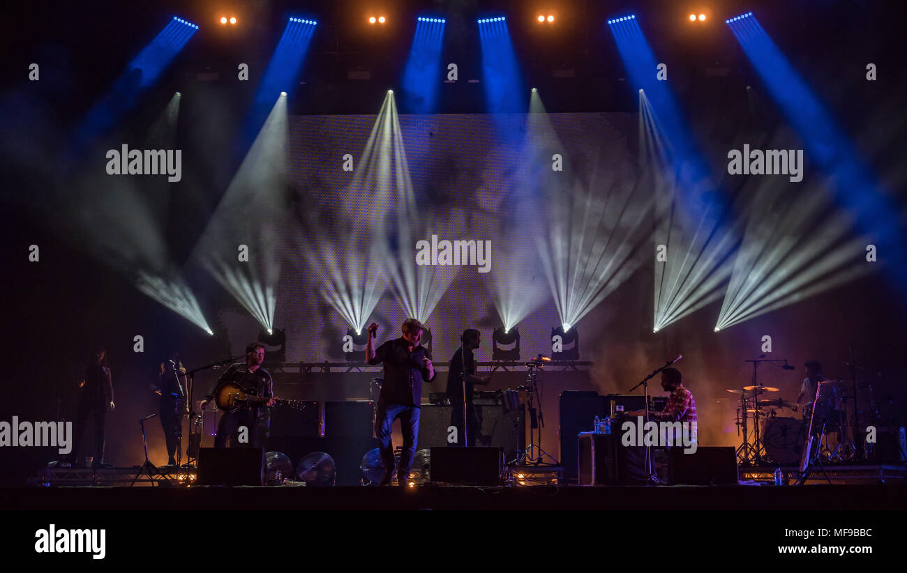 Elbow Headlining the Main Stage and Closing the Victorious Festival ...