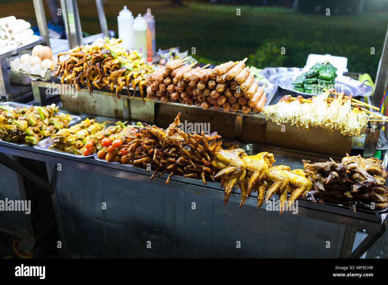 Vietnamese market traditional hi-res stock photography and images - Alamy