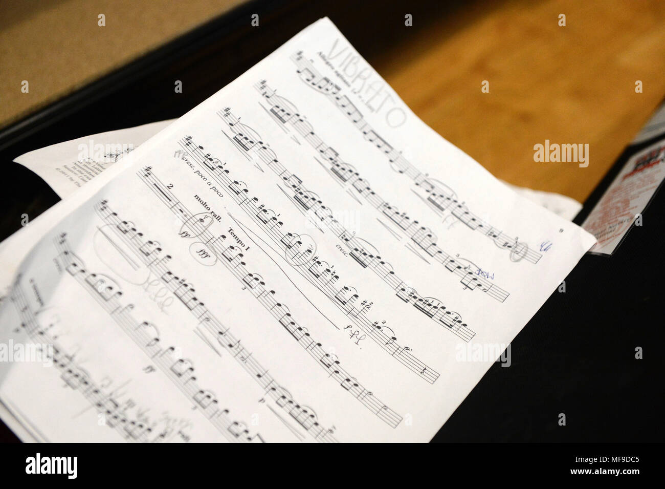 Up sheet music hi-res stock photography and images - Alamy