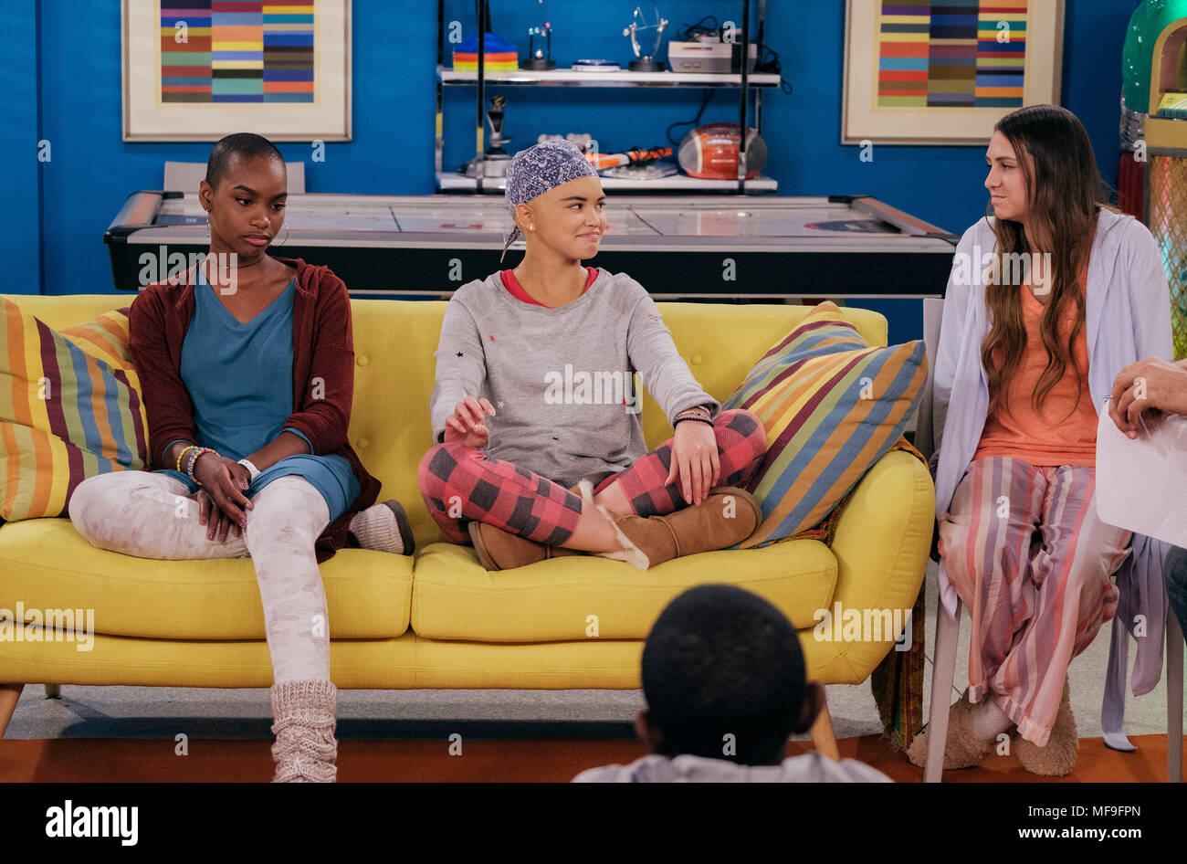 ALEXA & KATIE, left: Nadja Alaya, far right: Paris Berelc in 'Support ...