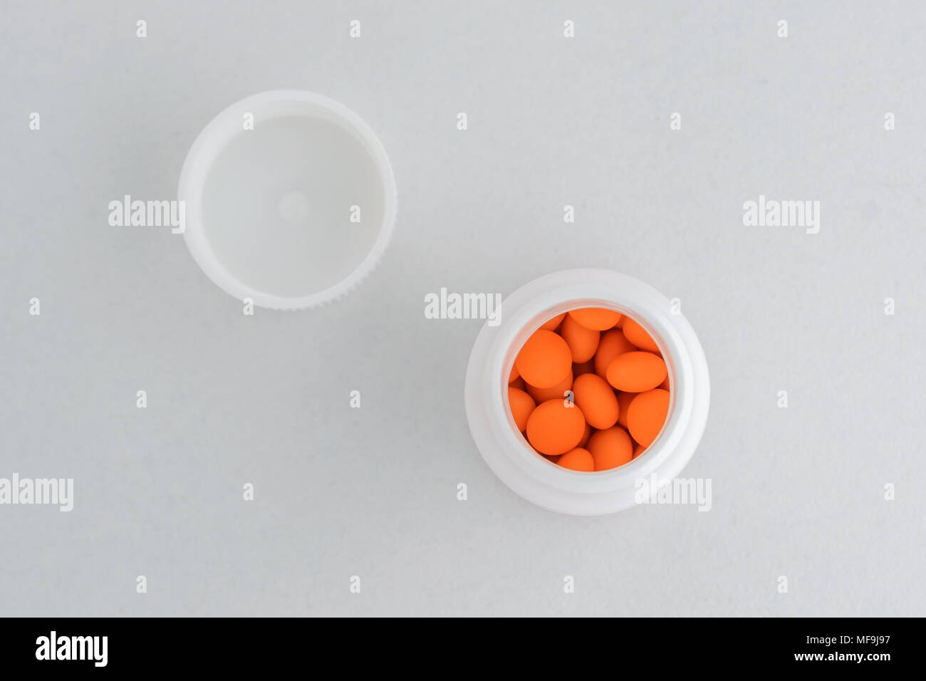 Orange tablets hi-res stock photography and images - Alamy