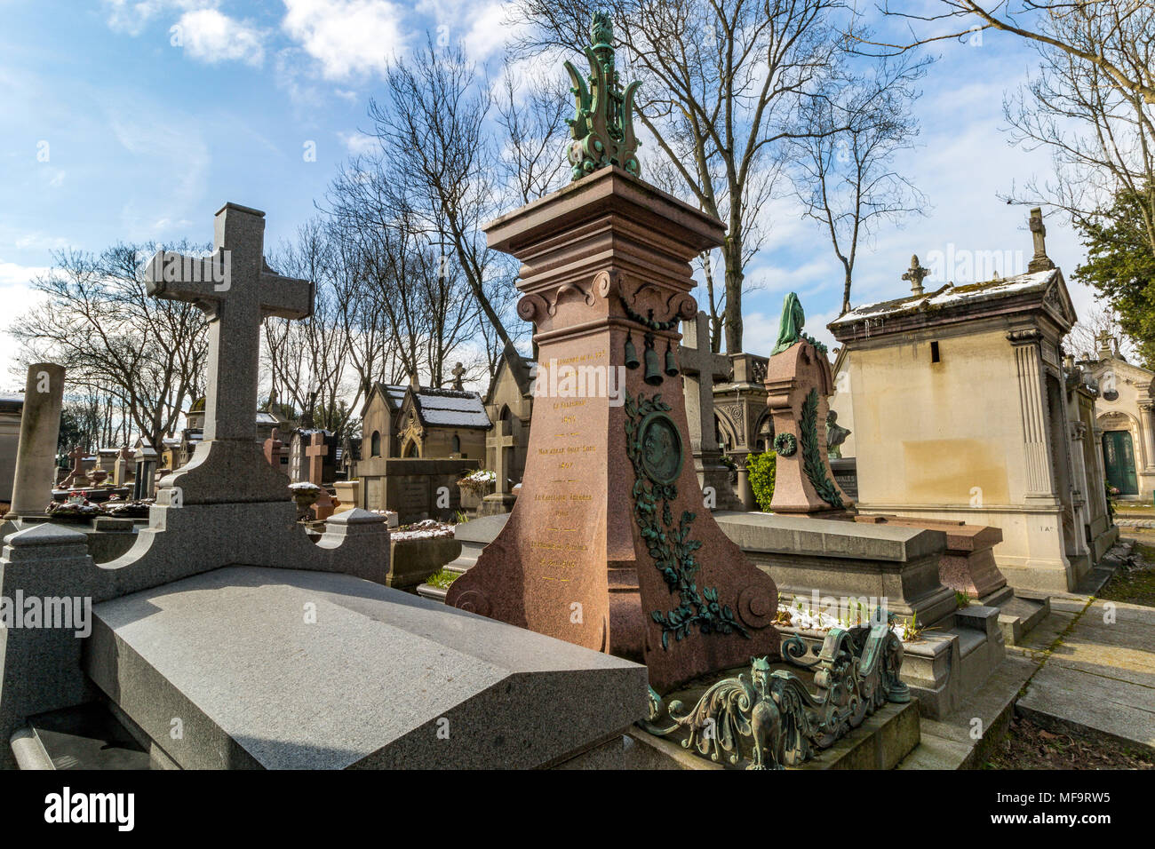Père Lachaise Cemetery, the largest cemetery in Paris, located in the ...