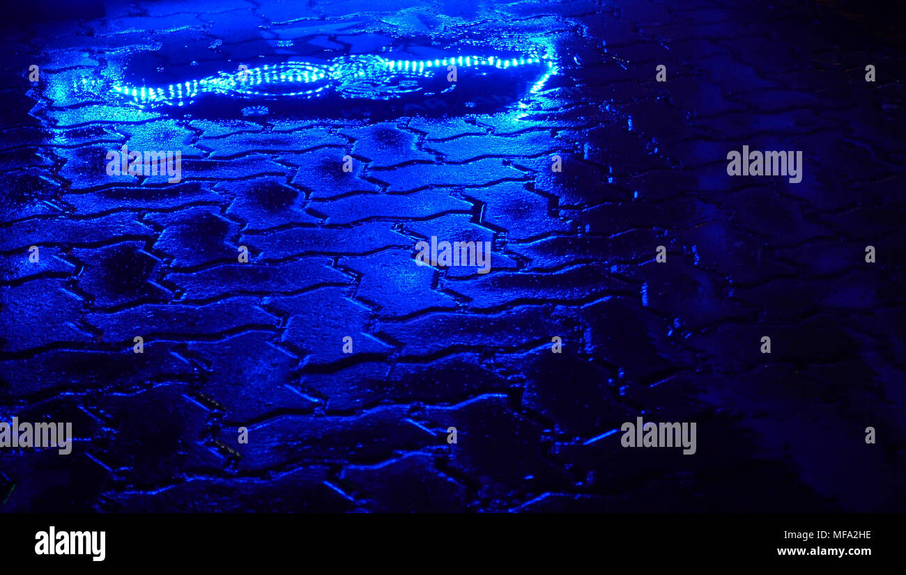 Reflection light puddle rain hi-res stock photography and images - Alamy
