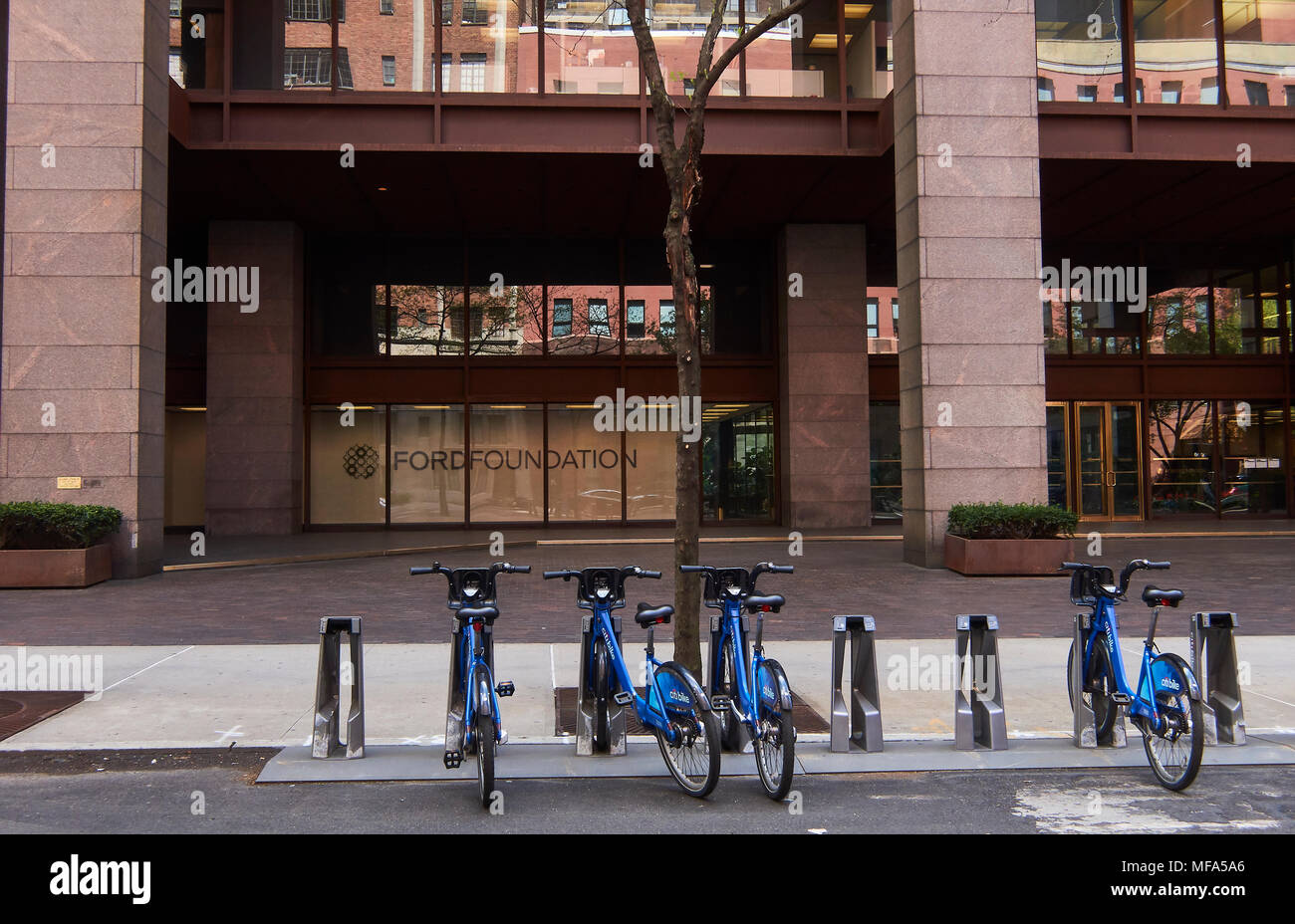 Ford Foundation building entrance on East 43th street Stock Photo - Alamy