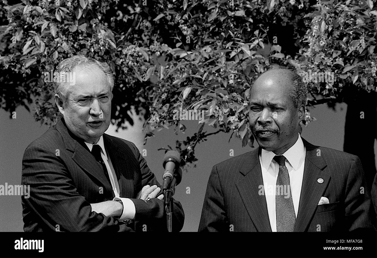 Washington, DC., USA, April 28, 1989 President George H.W. Bush walks ...