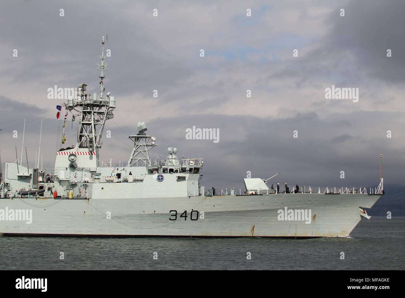 HMCS St John's (FFH-340), a Halifax-class (or City-class) frigate ...