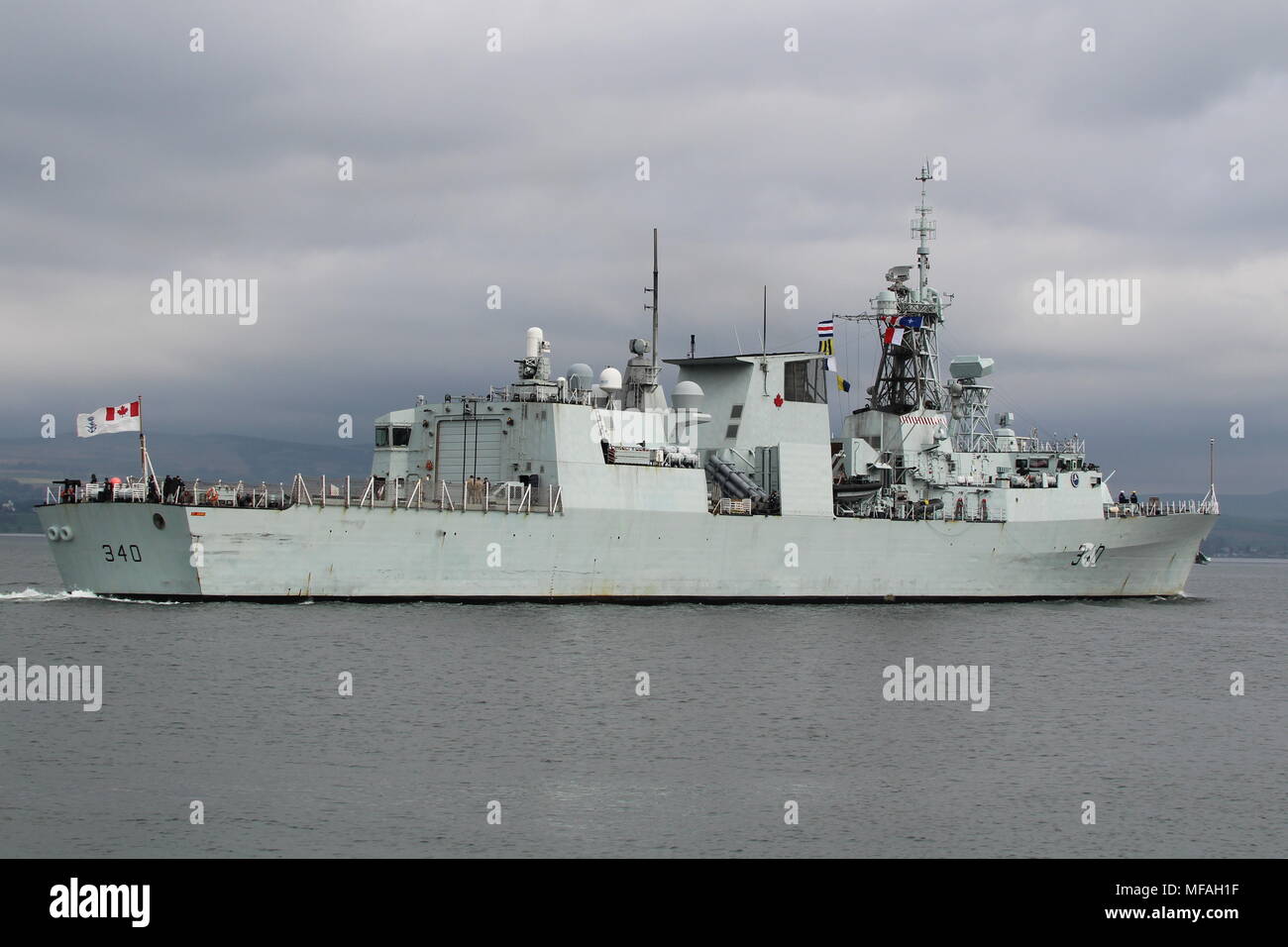 HMCS St John's (FFH-340), a Halifax-class (or City-class) frigate ...