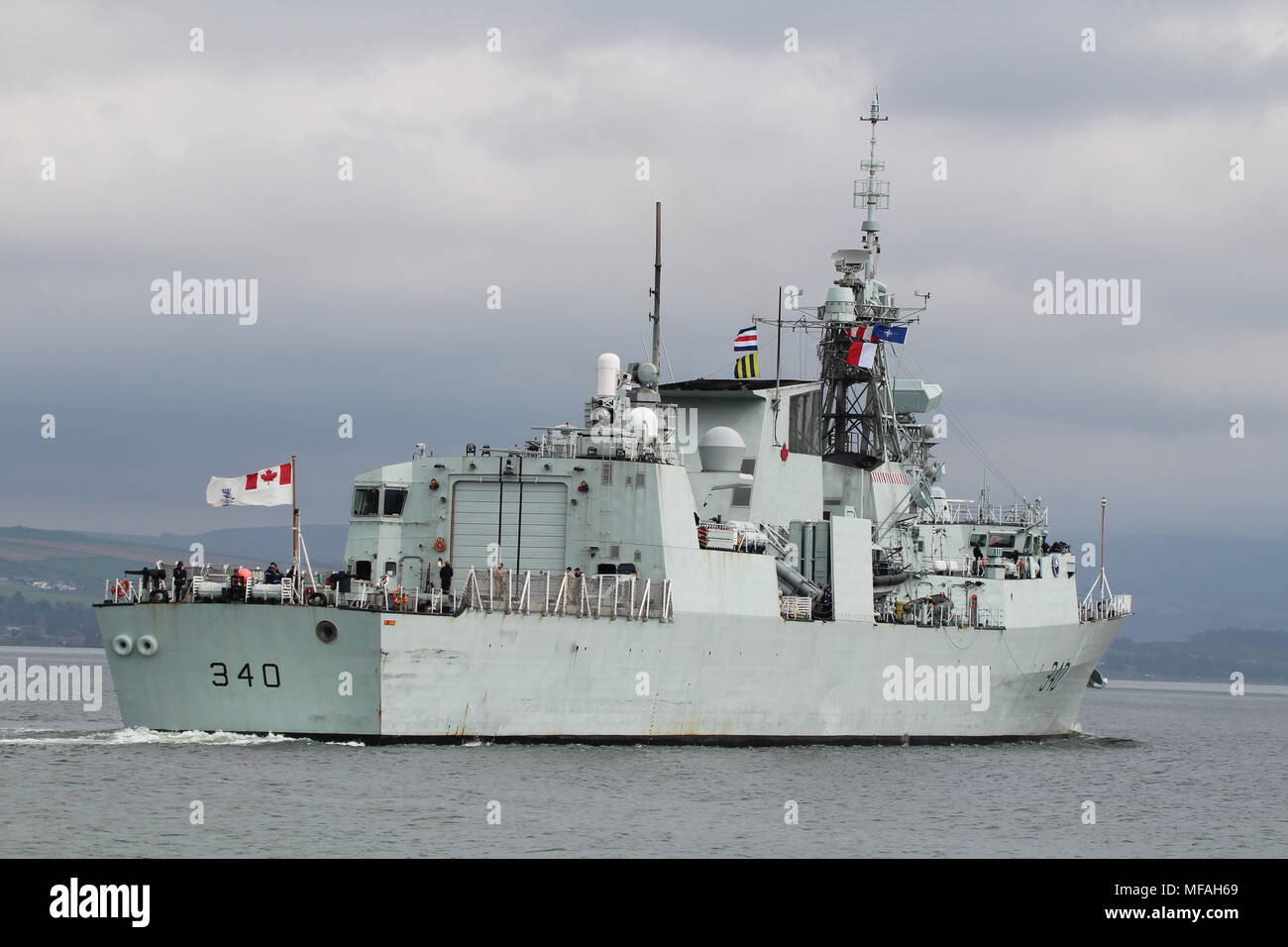 HMCS St John's (FFH-340), a Halifax-class (or City-class) frigate ...