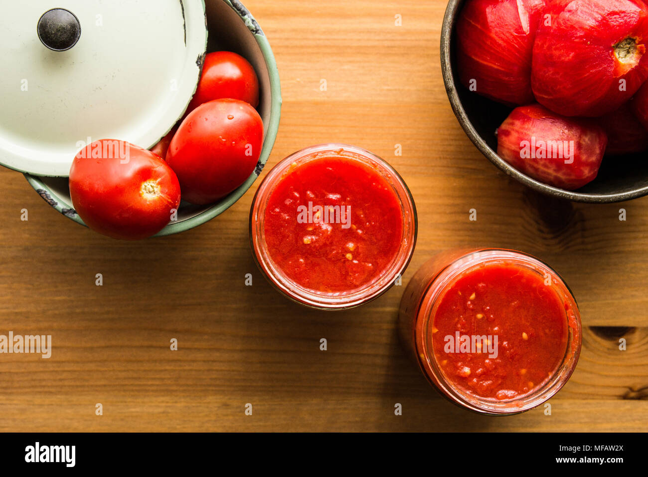 Straining fruit puree hi-res stock photography and images - Alamy