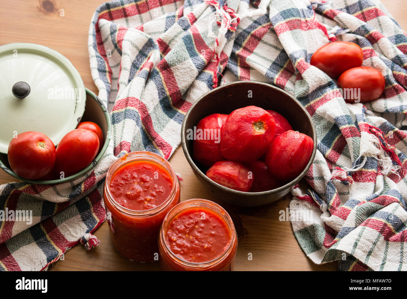 Straining fruit puree hi-res stock photography and images - Alamy