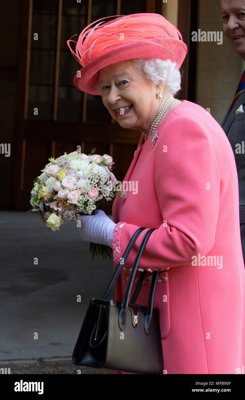 Queen elizabeth ii 2018 smiling hi-res stock photography and images - Alamy