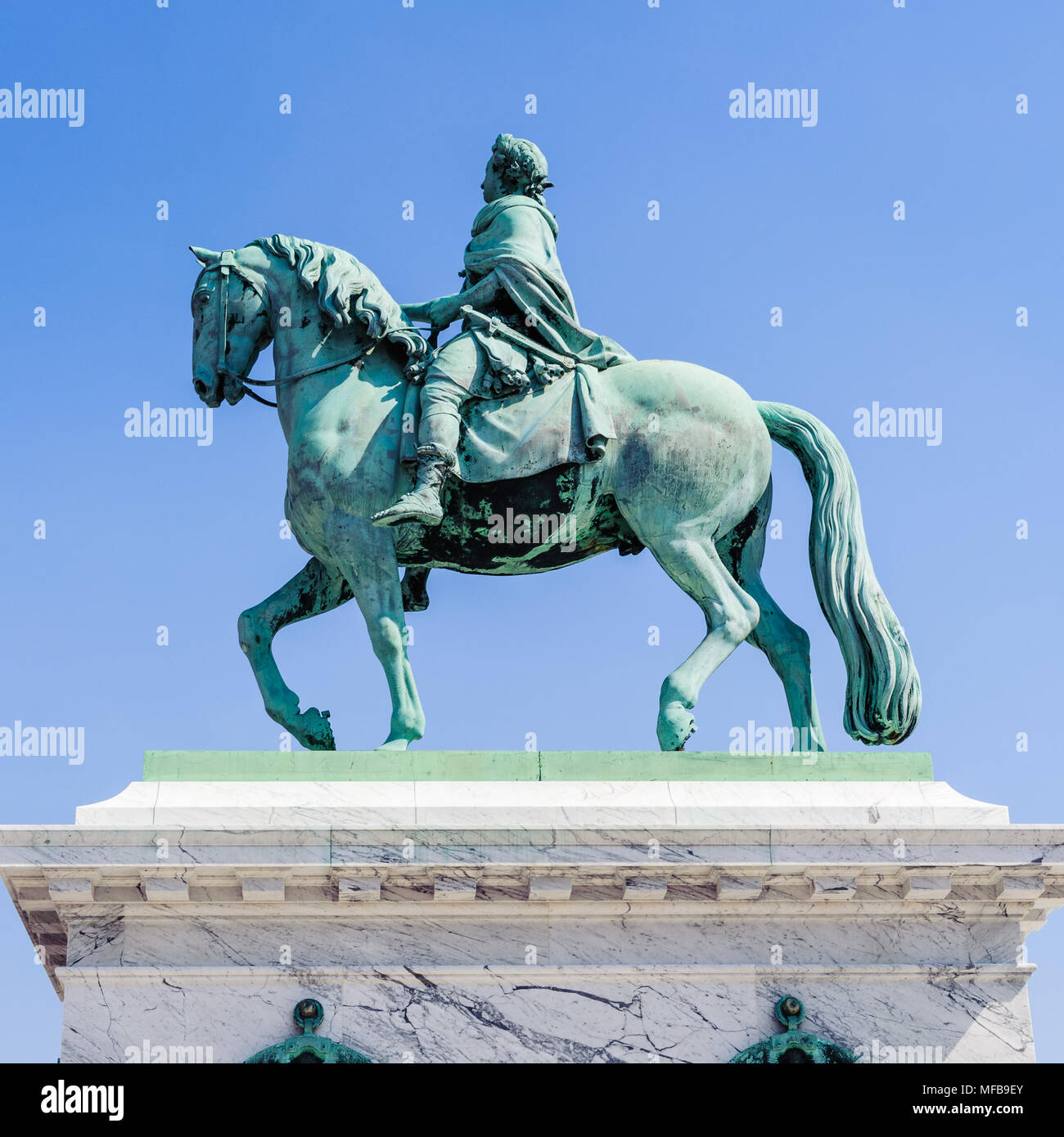 Monument to Amalienborg's founder, King Frederick V Stock Photo - Alamy