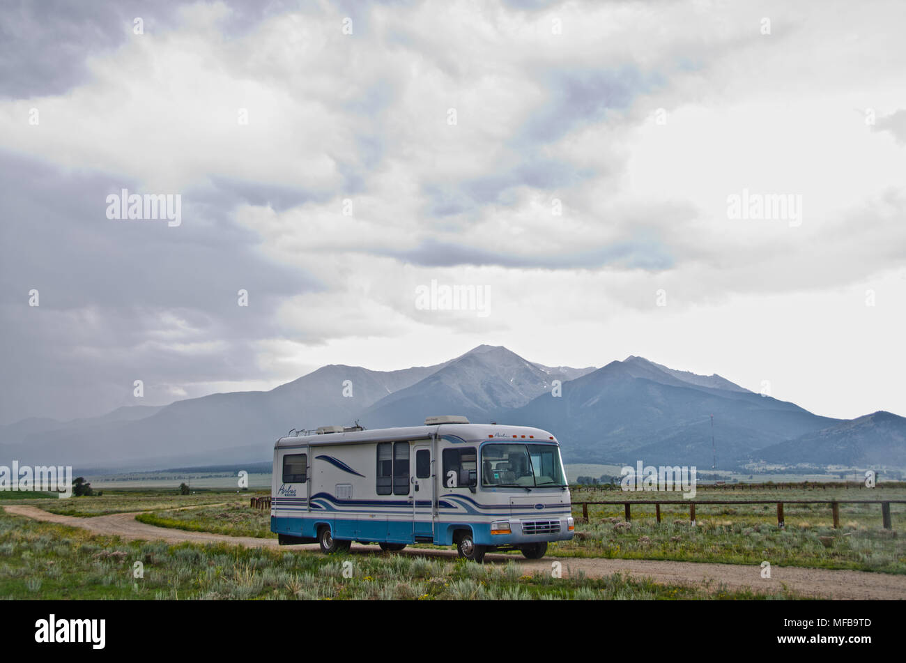 Motorhome van vehicle hi-res stock photography and images - Alamy