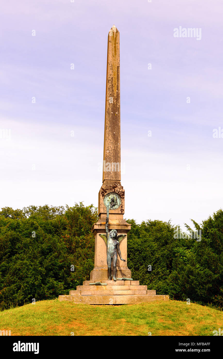 Obelisk in the park Stock Photo - Alamy