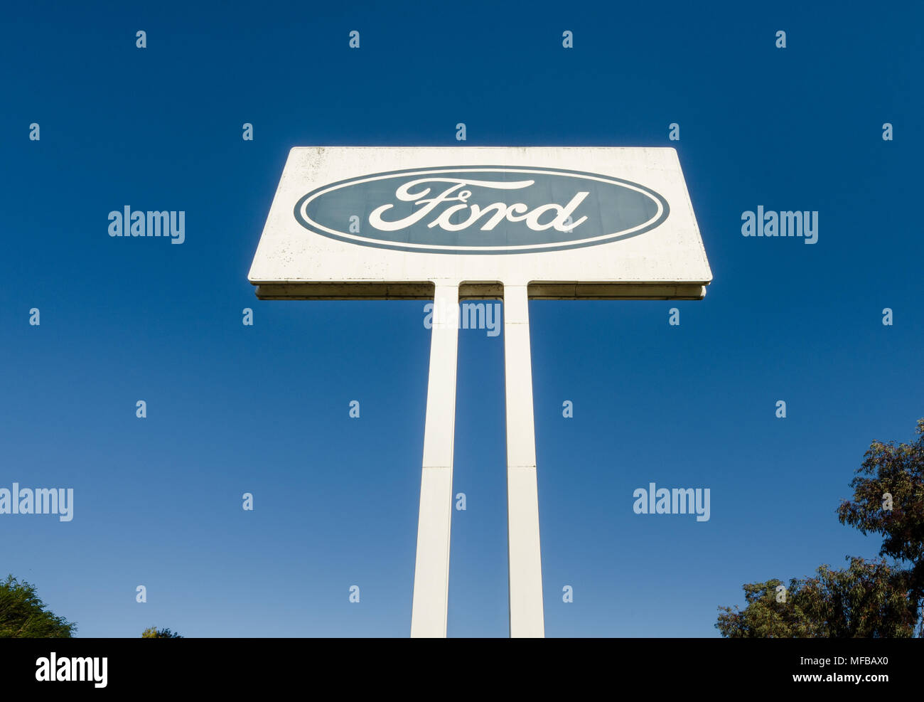 Ford logo assembly hi-res stock photography and images - Alamy