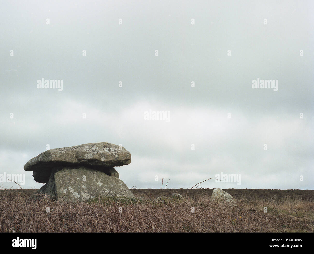 Chun Quoit, Ancient Burial Chamber, Cornwall UK Stock Photo - Alamy