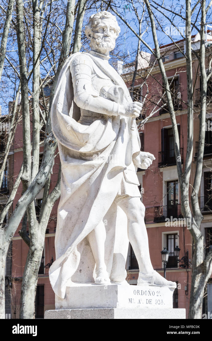 Statues Of Spanish Kings High Resolution Stock Photography and Images ...
