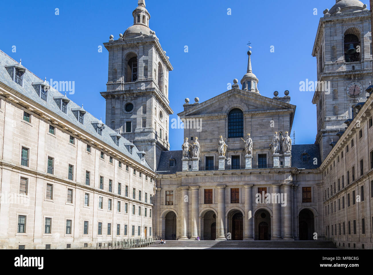 Interior yard of the Royal Monastery of San Lorenzo de El Escorial ...