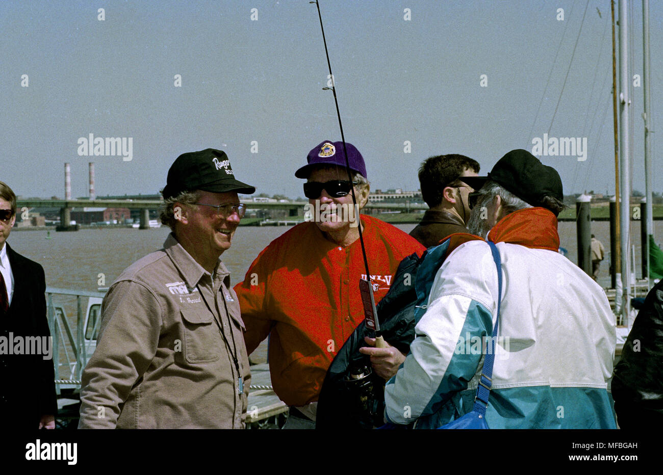 Washington, DC., USA, March 28, 1992 President George H.W. Bush returns ...